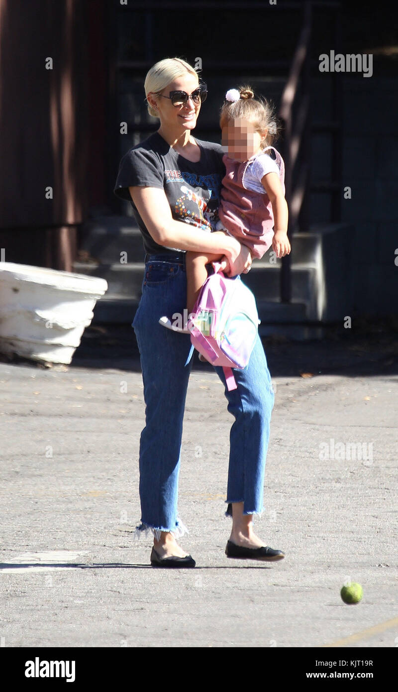 Ashlee Simpson picking up her daughter from school Featuring: Ashlee ...