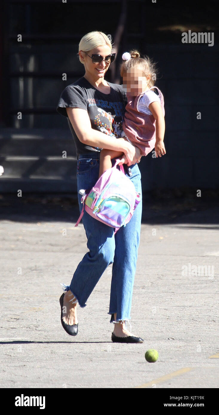 Ashlee Simpson picking up her daughter from school Featuring: Ashlee ...