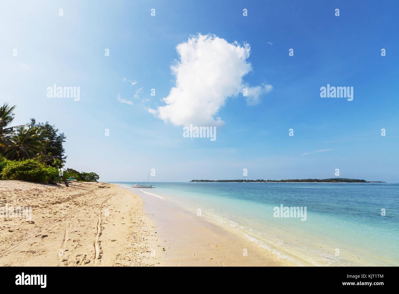 Tropical beach in Gili Stock Photo - Alamy