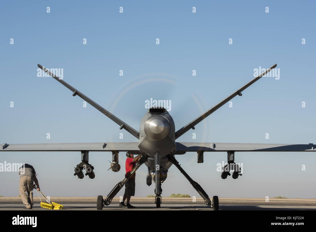 Mq 9 reaper pilots hi-res stock photography and images - Alamy