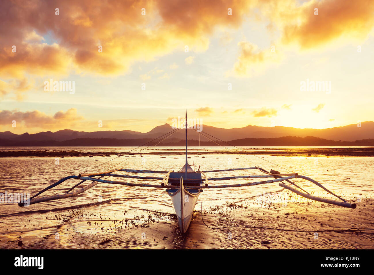 Traditional Philippino boat in the sea, Palawan island, Philippines ...