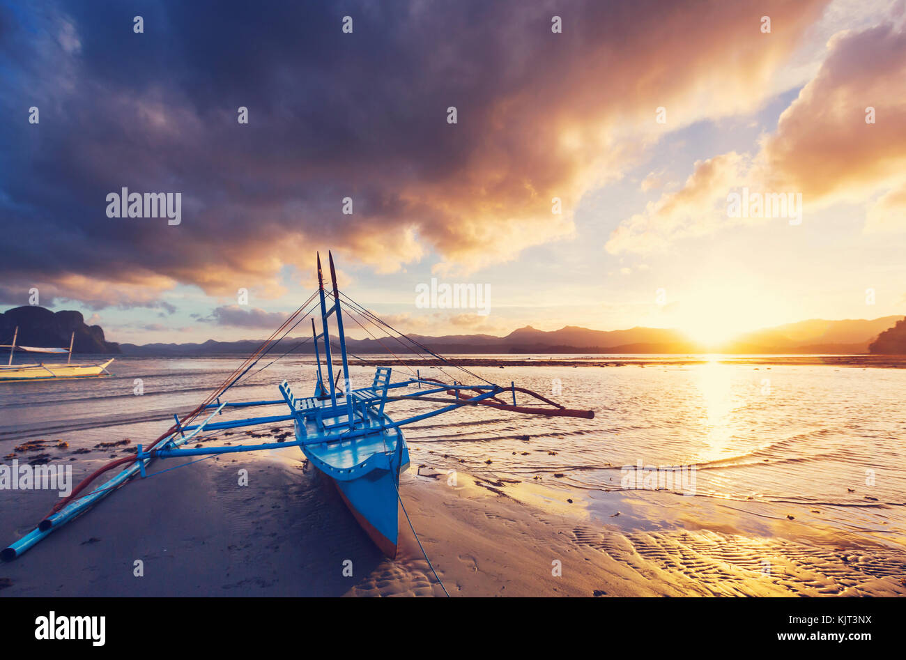 Traditional Philippino boat in the sea, Palawan island, Philippines ...