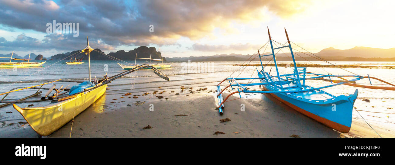 Traditional Philippino boat in the sea, Palawan island, Philippines ...