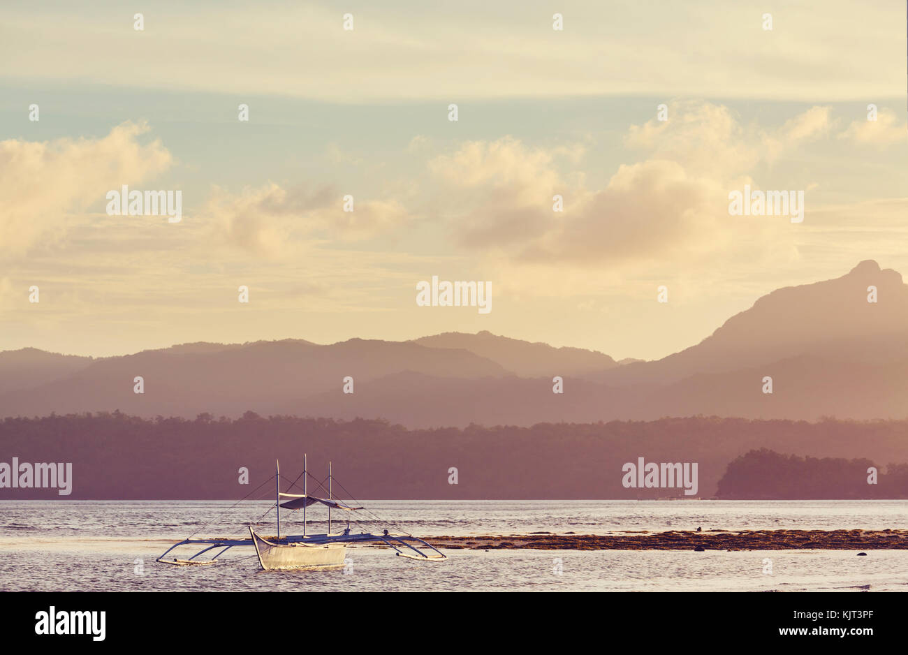 Traditional Philippino boat in the sea, Palawan island, Philippines ...
