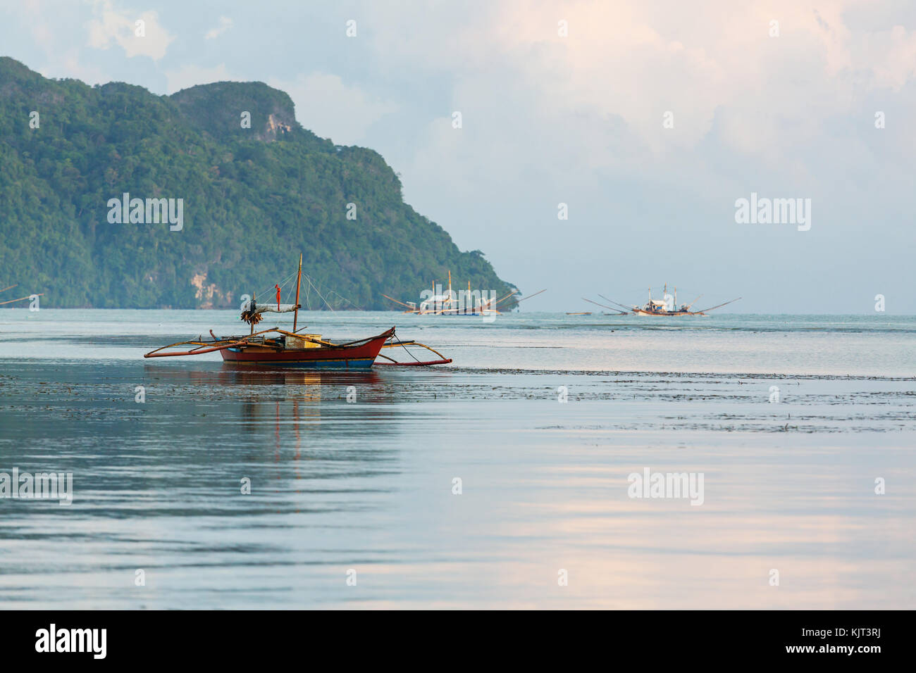 Traditional Philippino boat in the sea, Palawan island, Philippines ...