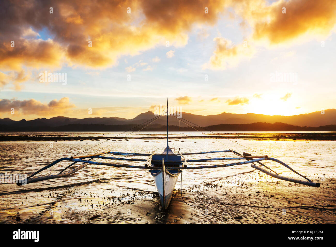 Traditional Philippino boat in the sea, Palawan island, Philippines ...