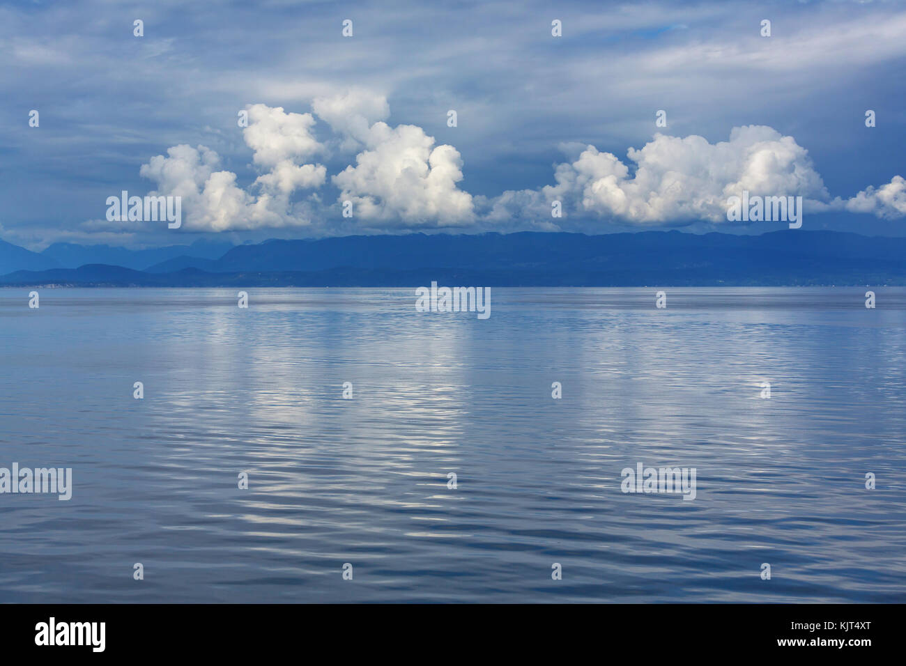 Beautiful seascape along Pacific coast of British Columbia, Canada ...