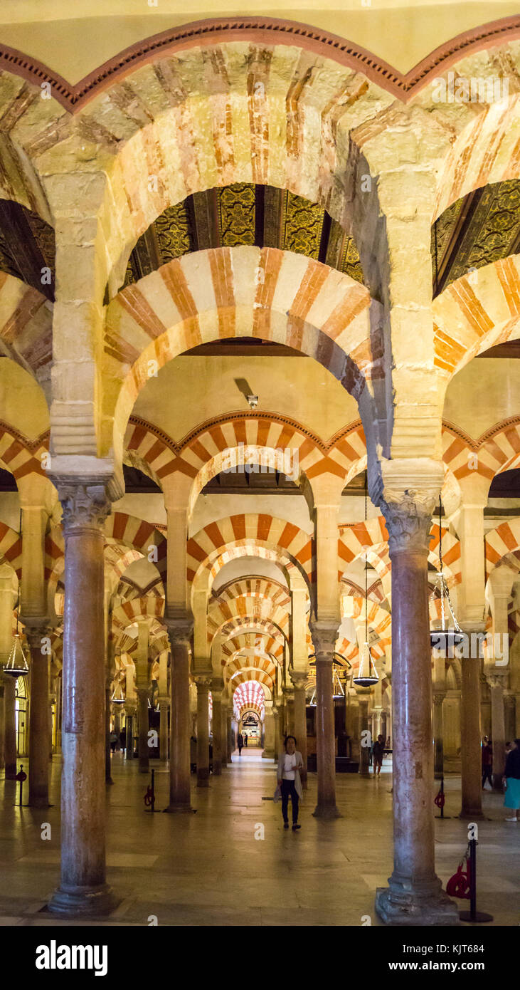 Visigothic horseshoe arches, interior of Mosque-Cathedral, Mezquita ...