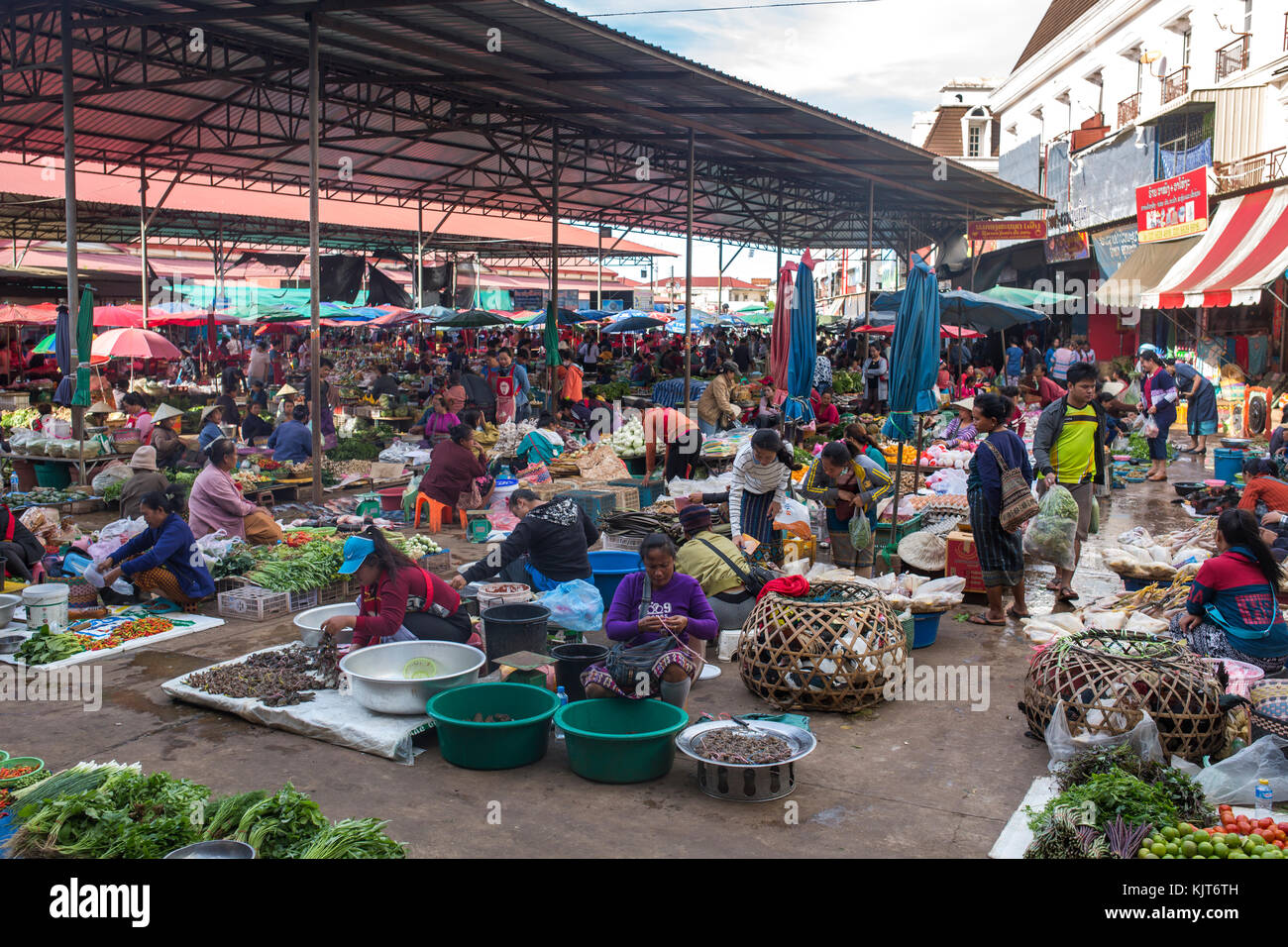 Pakse market hi-res stock photography and images - Alamy