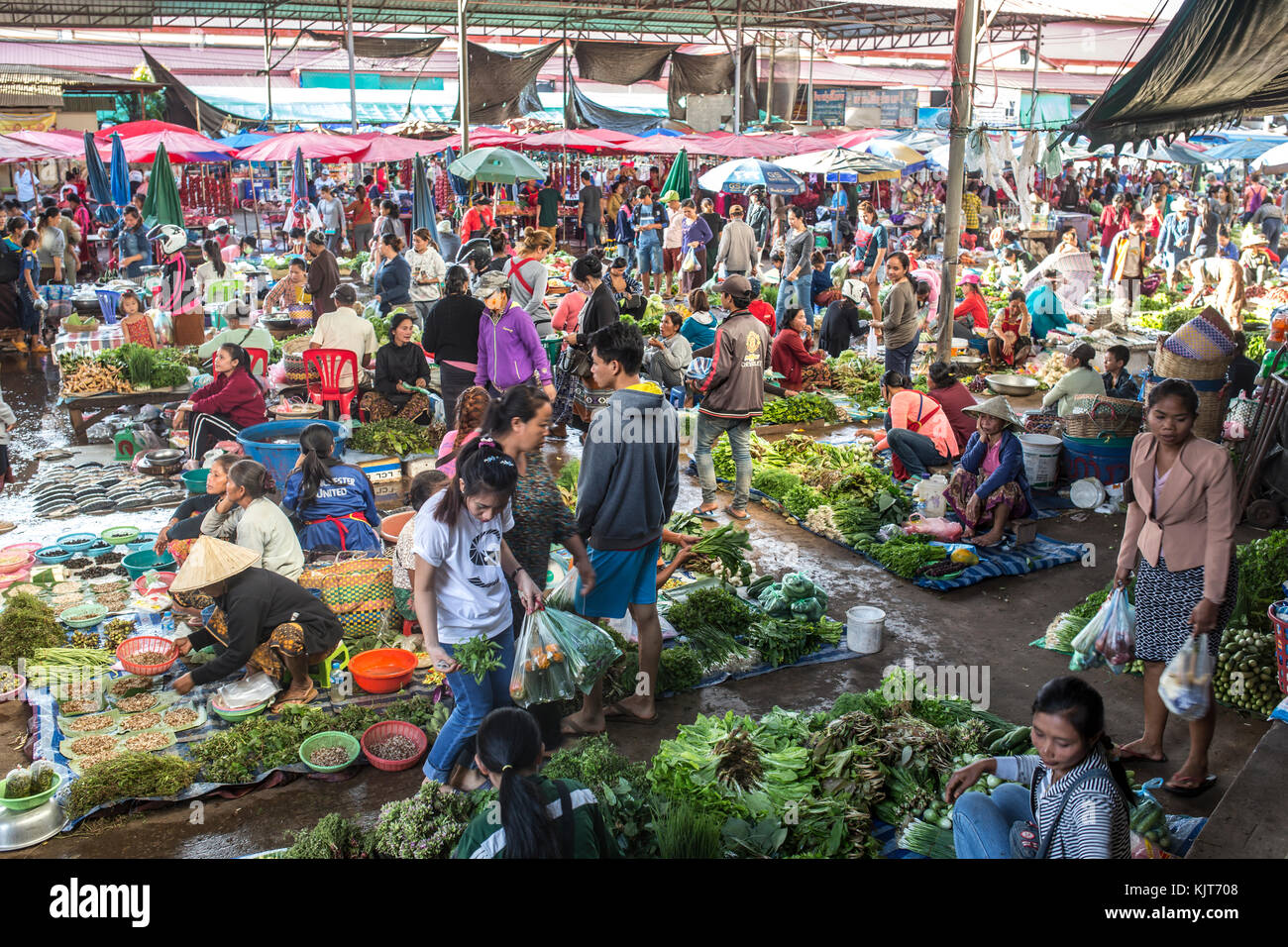 Pakse, Laos, November 24, 2017: People on the big local market in Pakse ...