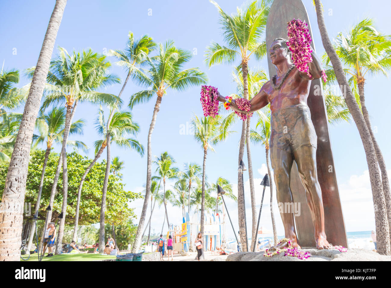 Duke Kahanamoku (surfing legend) statue on Waikiki beach, Honolulu ...