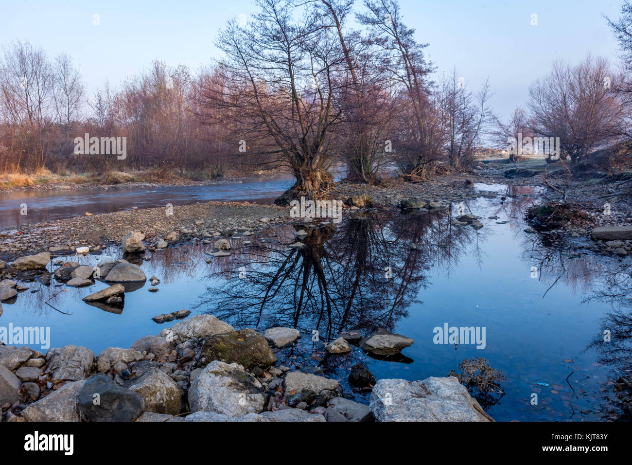 Water like glass hi-res stock photography and images - Alamy