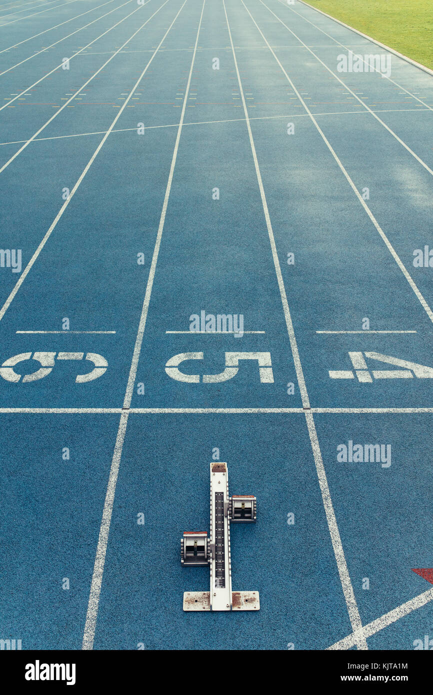 Empty starting blocks hi-res stock photography and images - Alamy