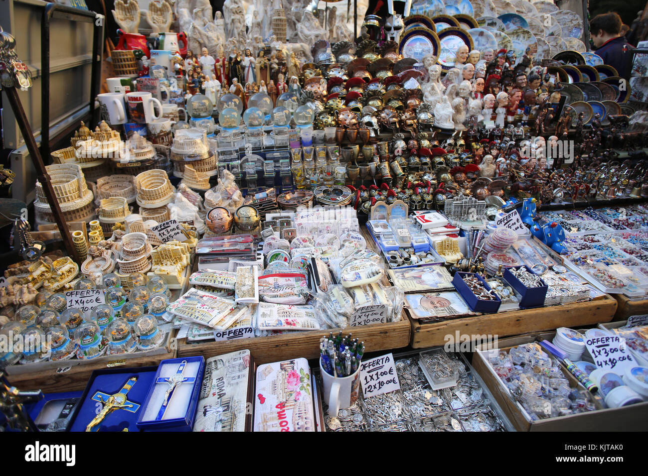 Street vendors stall hi-res stock photography and images - Alamy