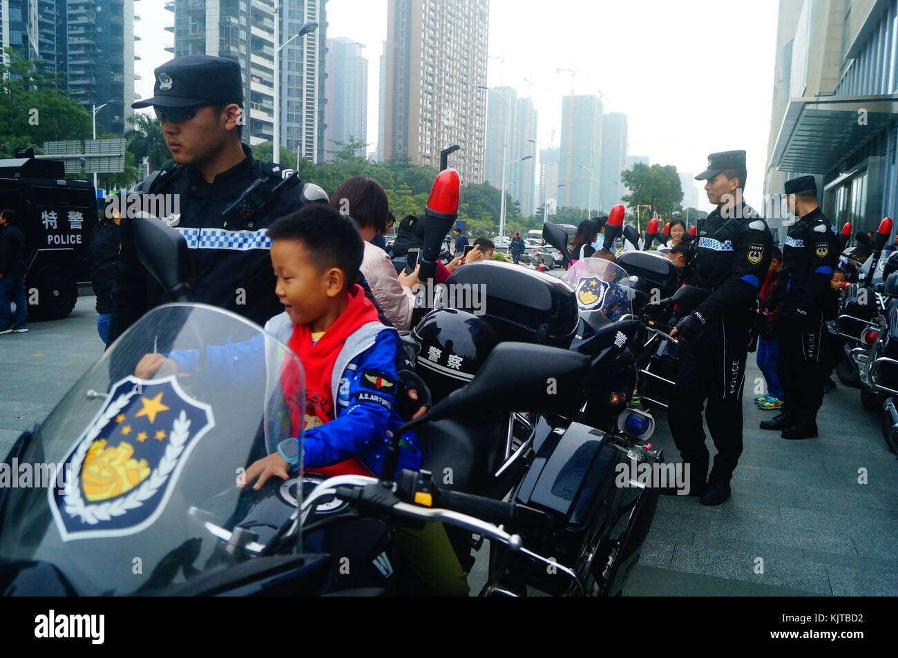Shenzhen police open day scene, the appearance of the motorcycle ...