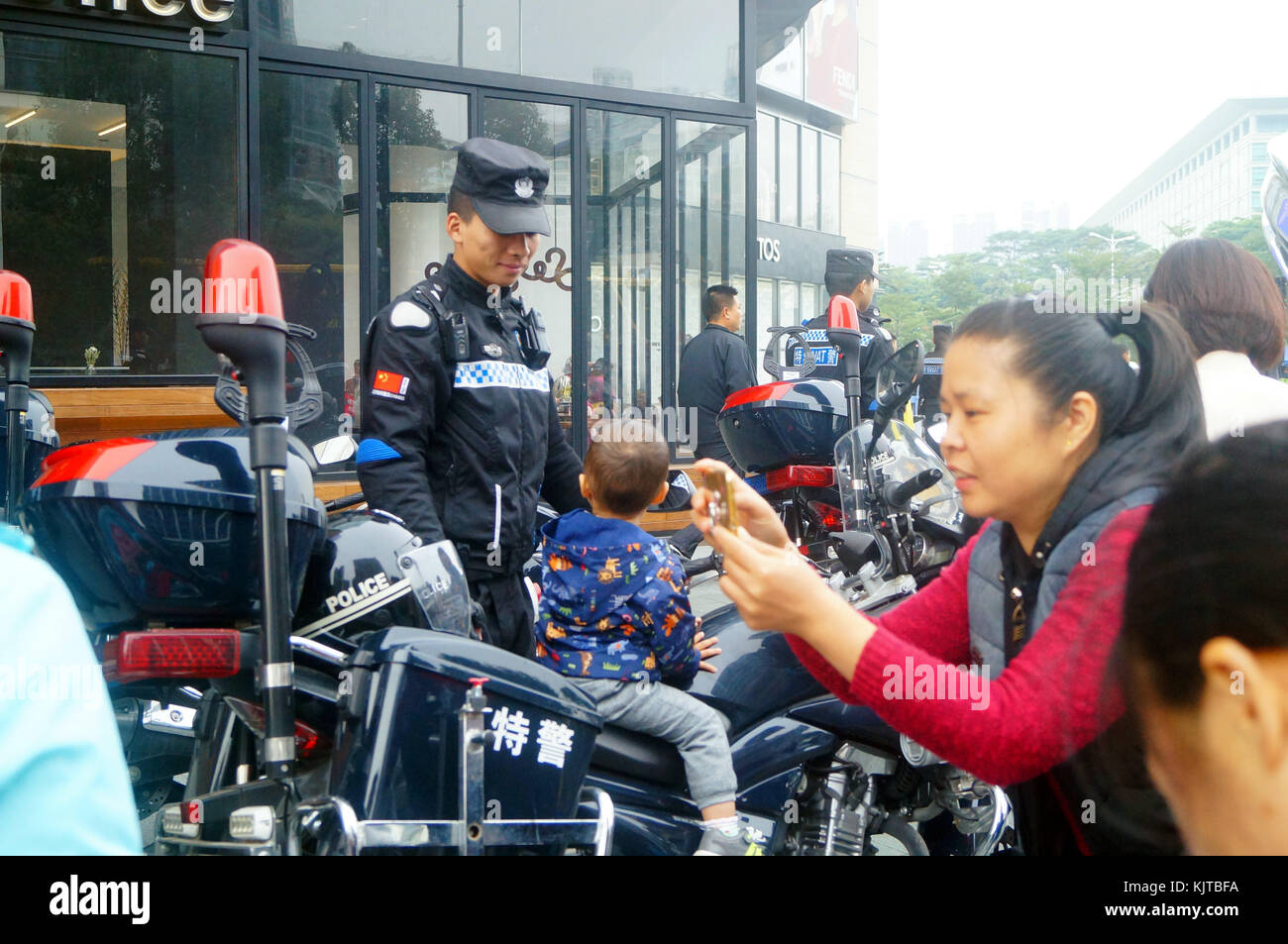 Shenzhen police open day scene, the appearance of the motorcycle ...