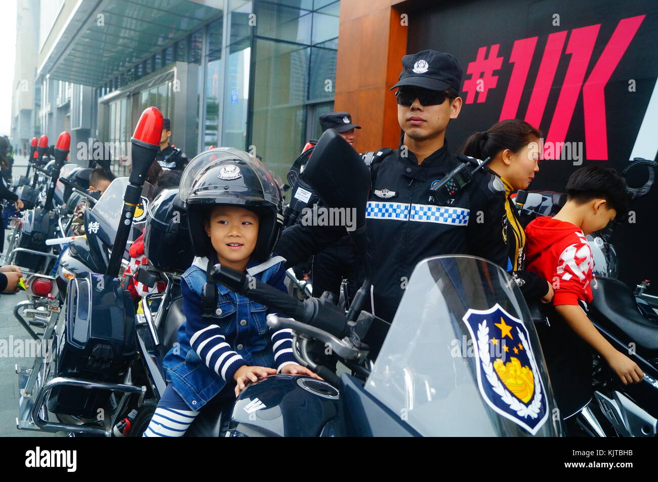 Shenzhen police open day scene, the appearance of the motorcycle ...