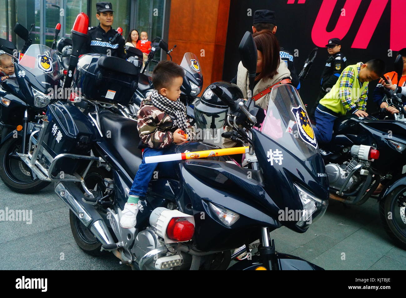 Shenzhen police open day scene, the appearance of the motorcycle ...