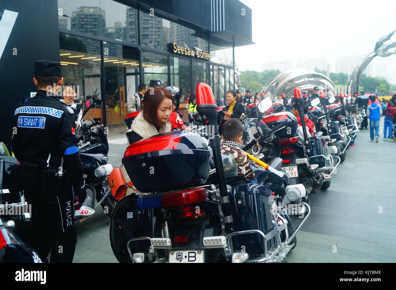 Shenzhen police open day scene, the appearance of the motorcycle ...