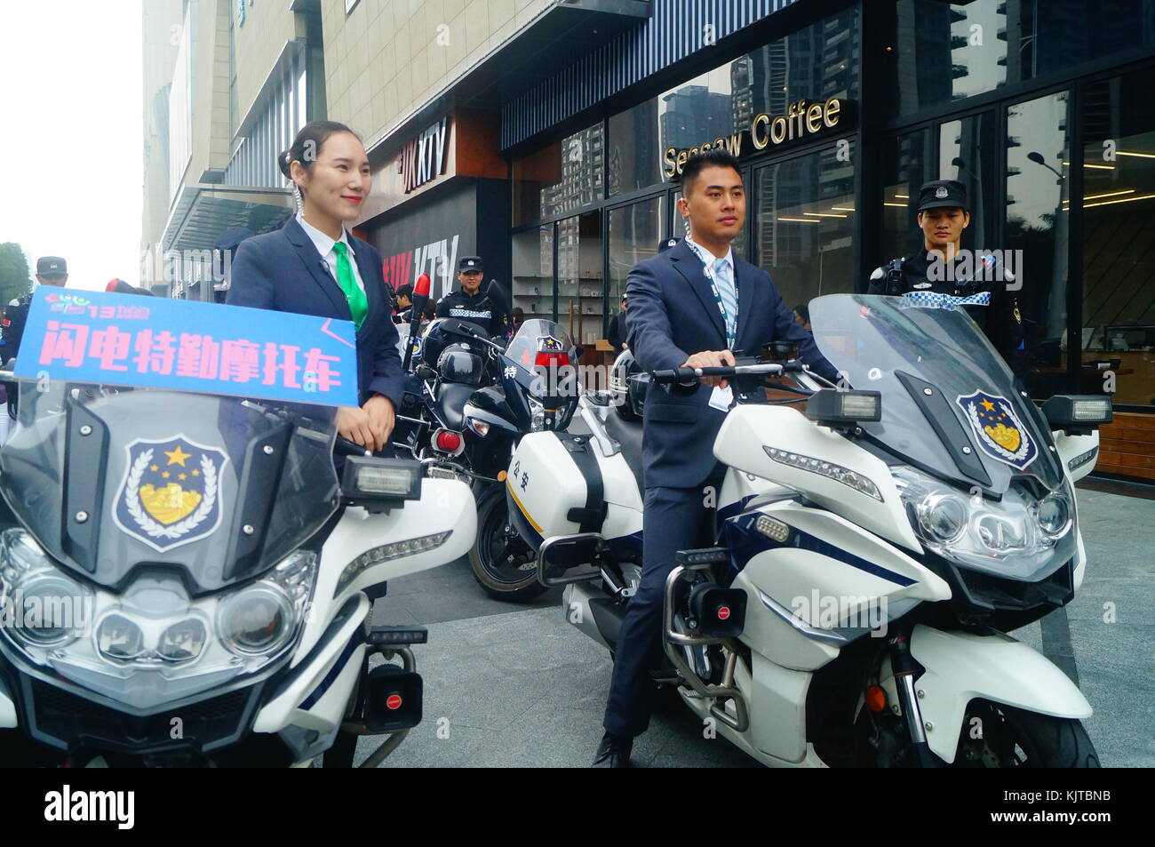 Shenzhen police open day scene, the appearance of the motorcycle ...