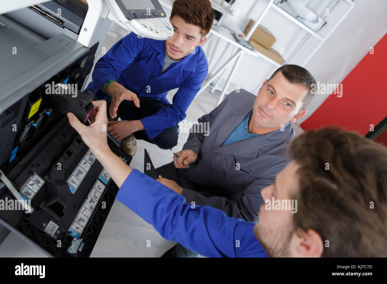 scanning machine assembler Stock Photo - Alamy scanning machine assembler Stock Photo - Alamy