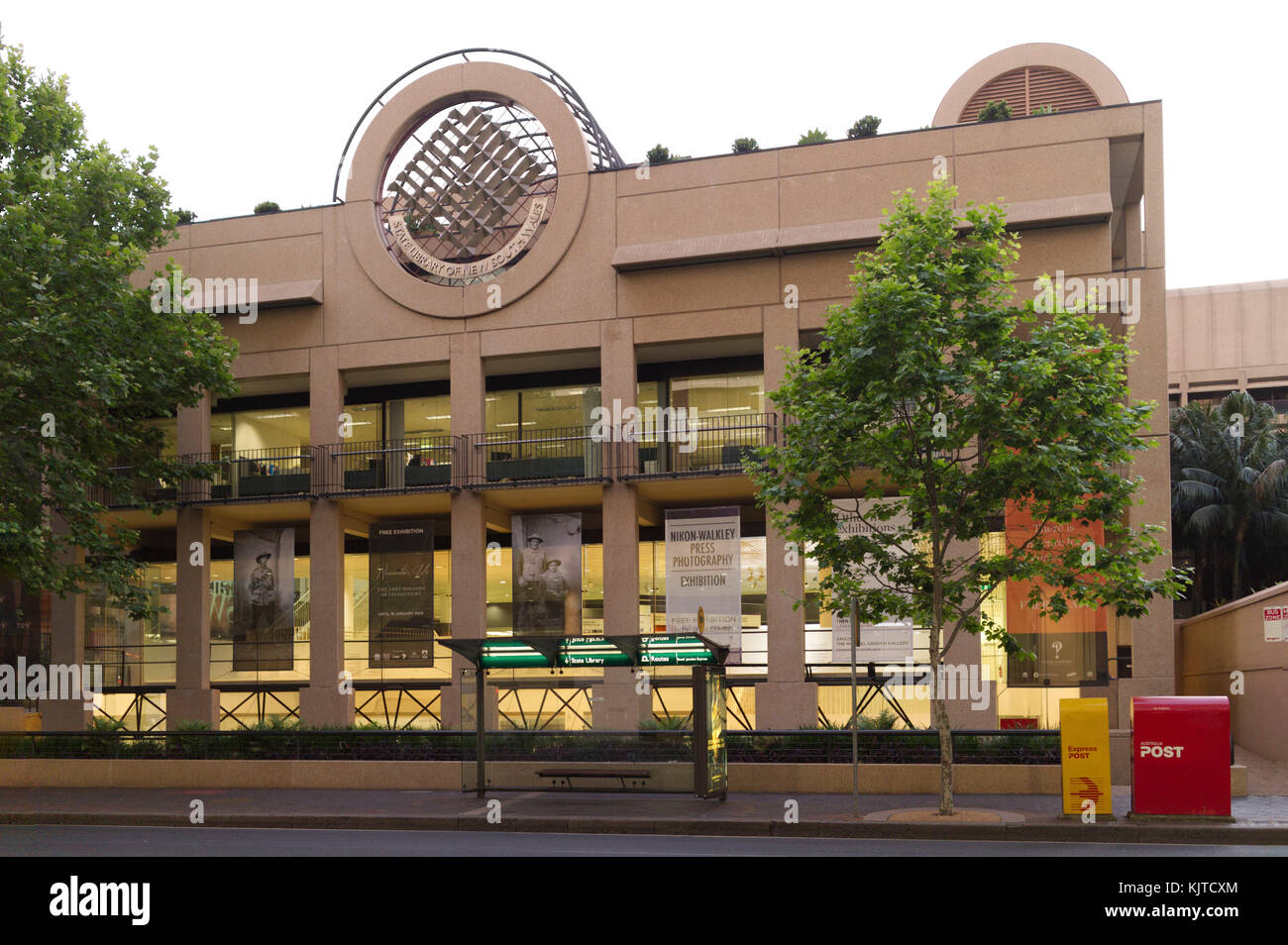 A section of the State Library of New South Wales on Macquarie Street ...