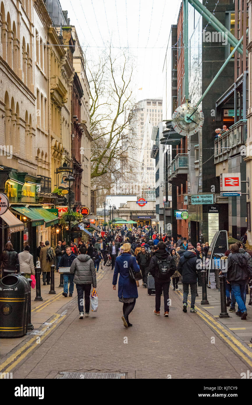 Crowds landscape design buildings hi-res stock photography and images ...