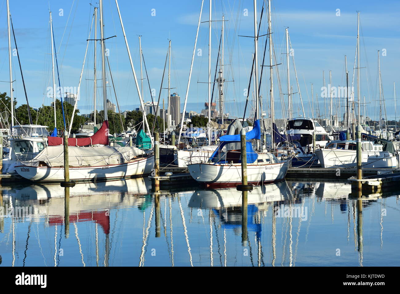 Ships floating water surface hi-res stock photography and images - Alamy