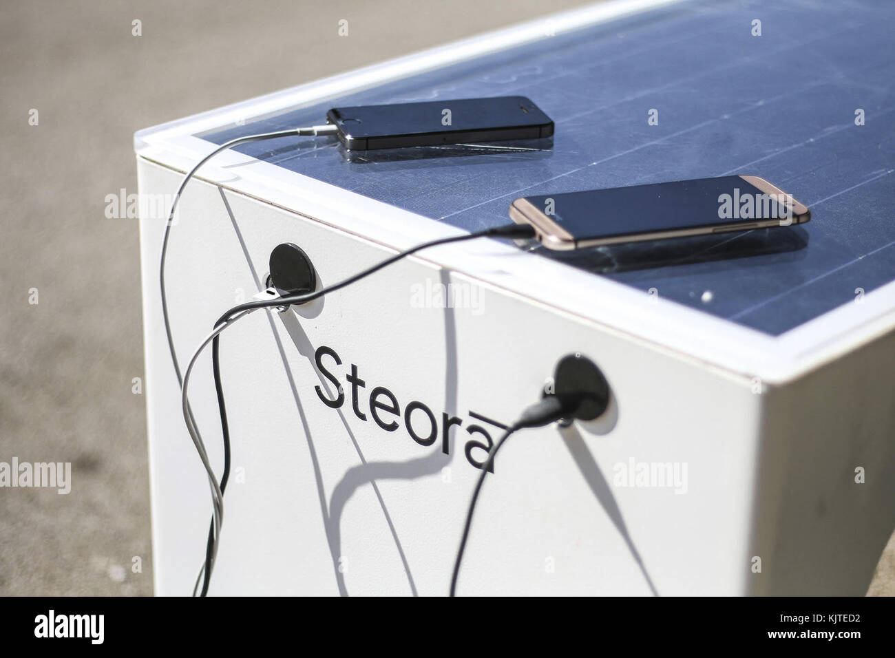 Presentation of the Steora Intelligent Bench, aka "the world's best ...