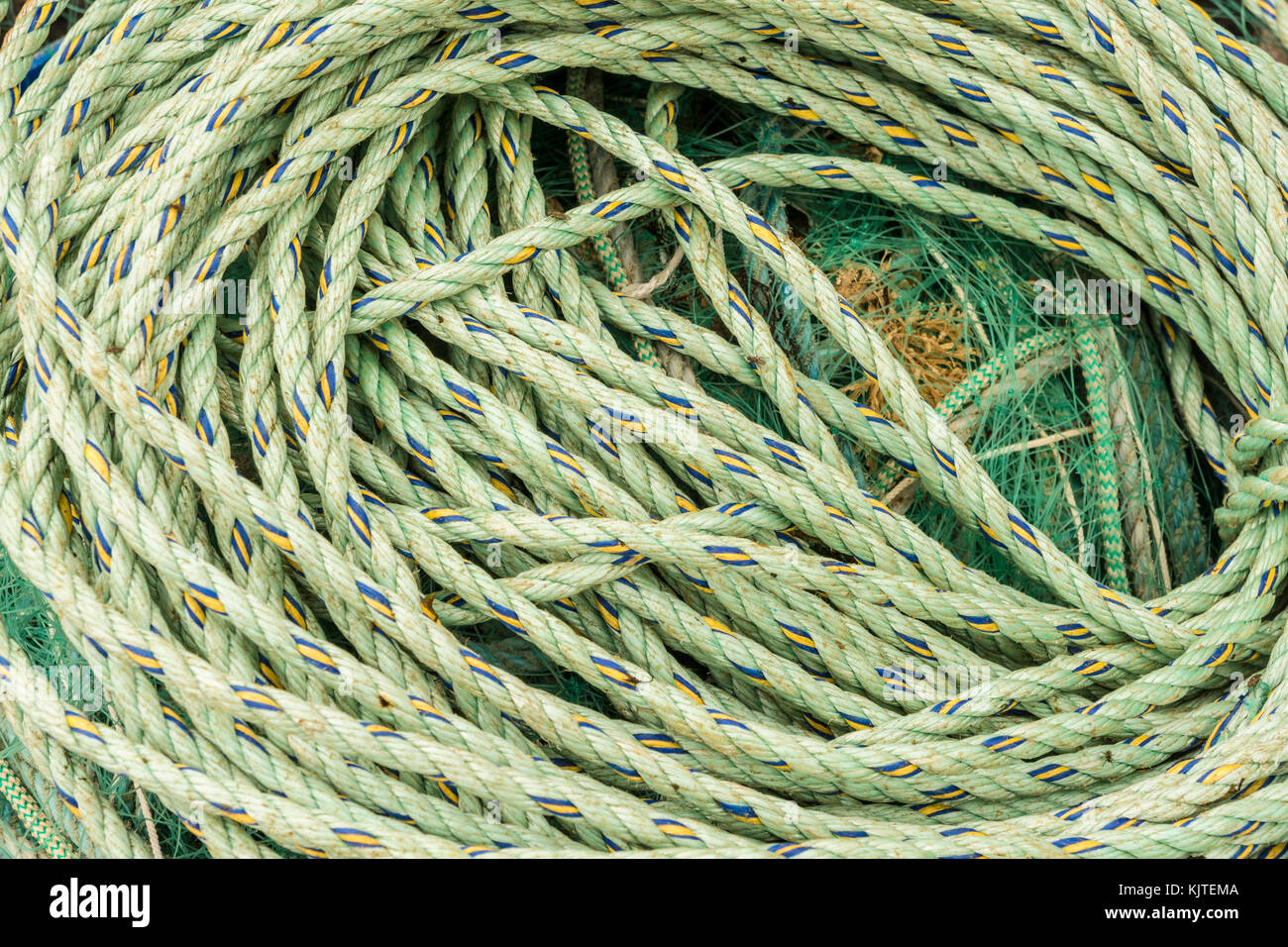 Rope coil green hi-res stock photography and images - Alamy