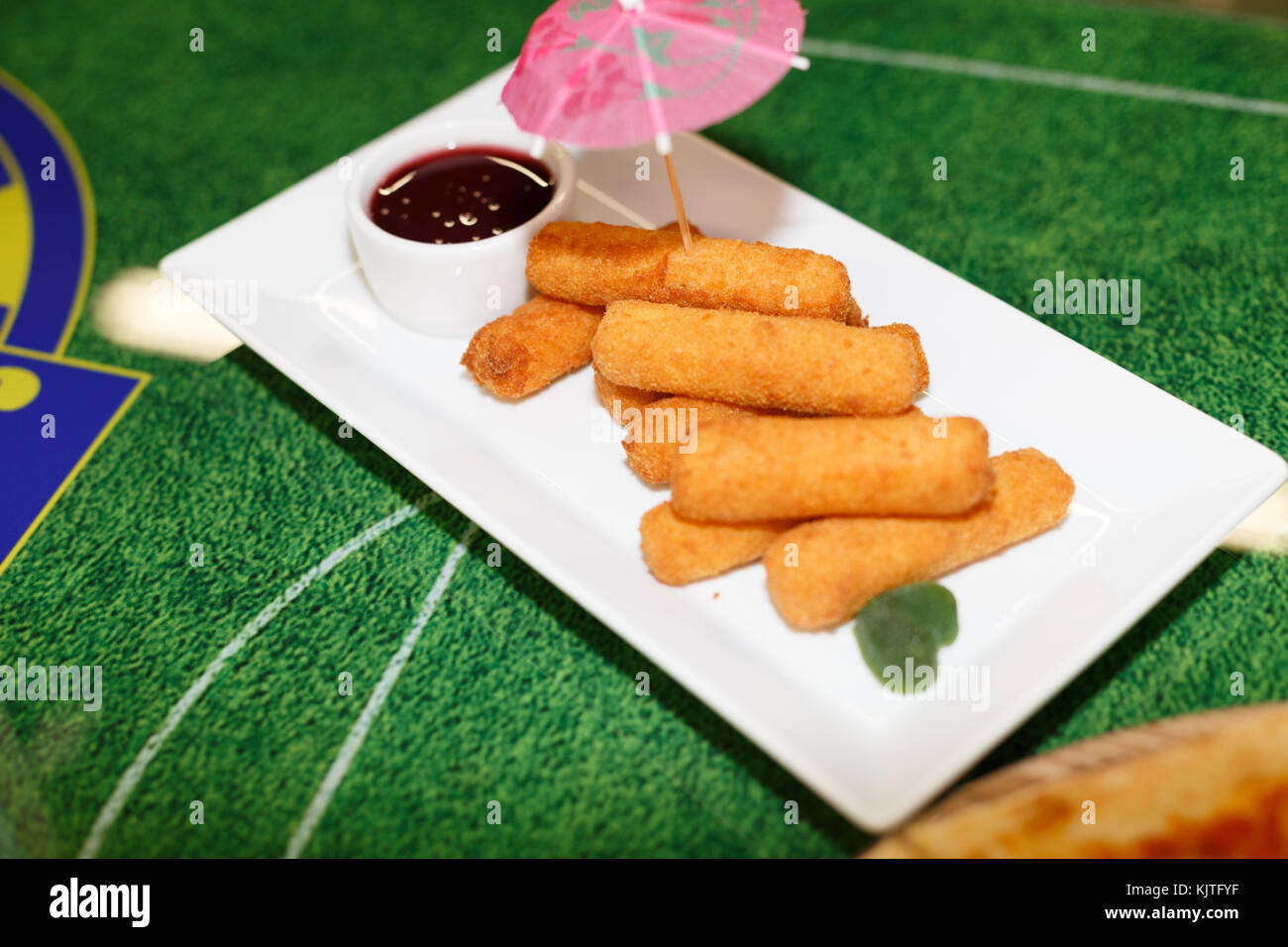 Fish sticks hi-res stock photography and images - Alamy