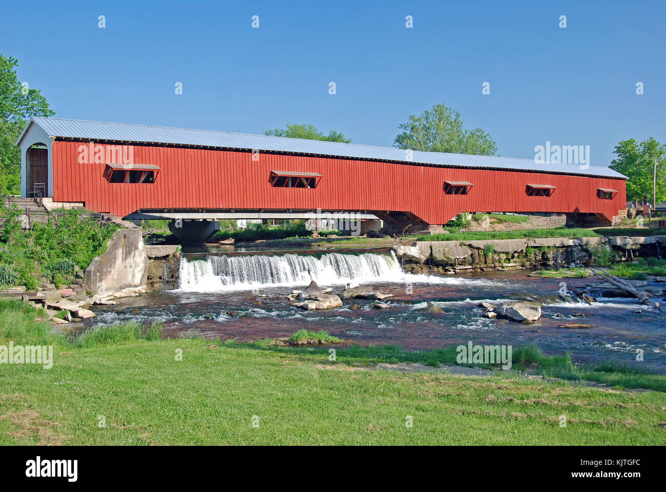 Bridgeton covered bridge hi-res stock photography and images - Alamy
