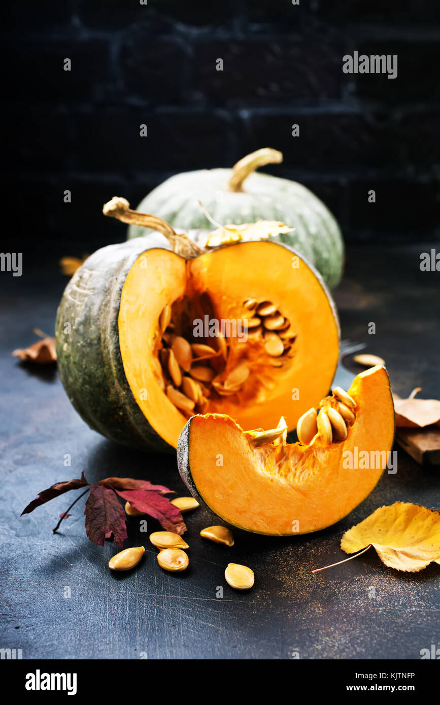 Yellow pampkin hi-res stock photography and images - Alamy