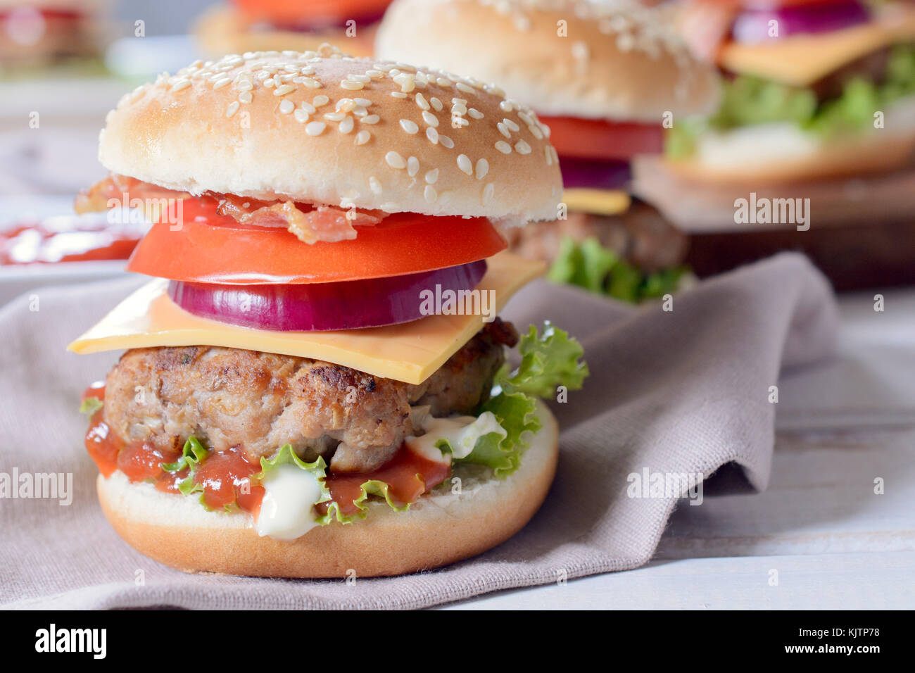 Mini beef burger vegetables hi-res stock photography and images - Alamy