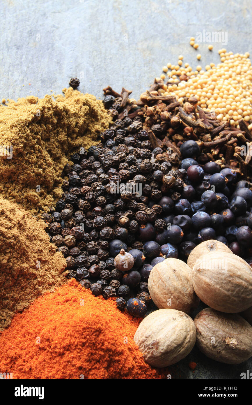 roasting mixed spices Stock Photo - Alamy