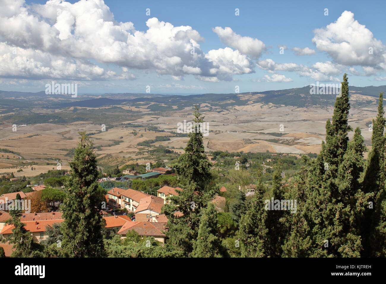 Tuscany Landscape in summer - Italy Stock Photo - Alamy
