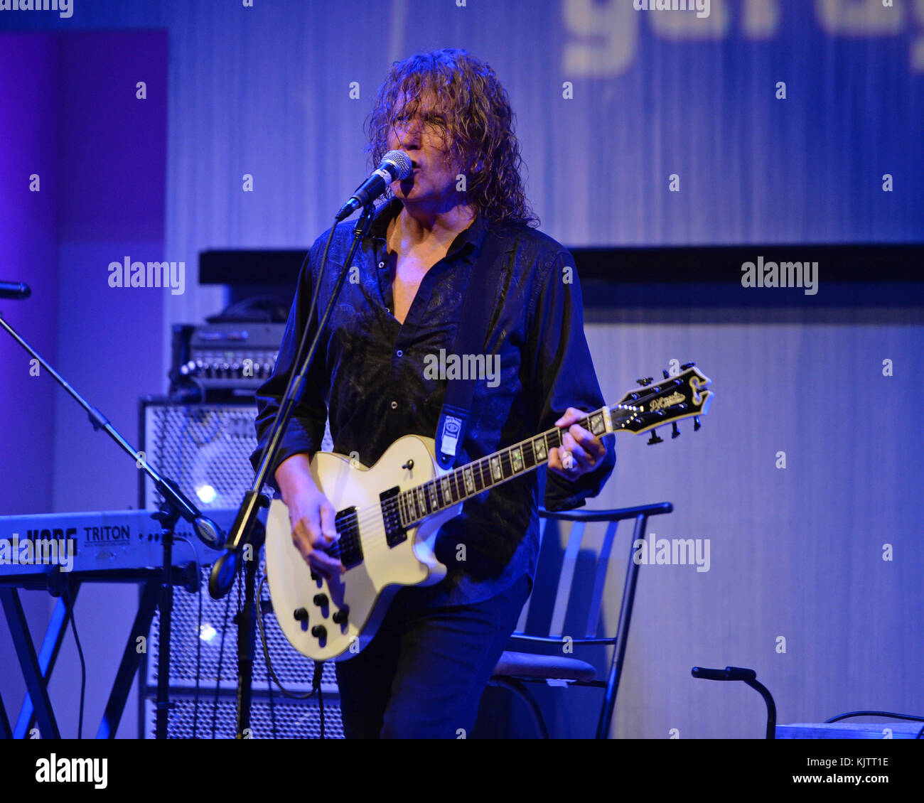 Zebra perform at arts garage in delray beach hi-res stock photography ...