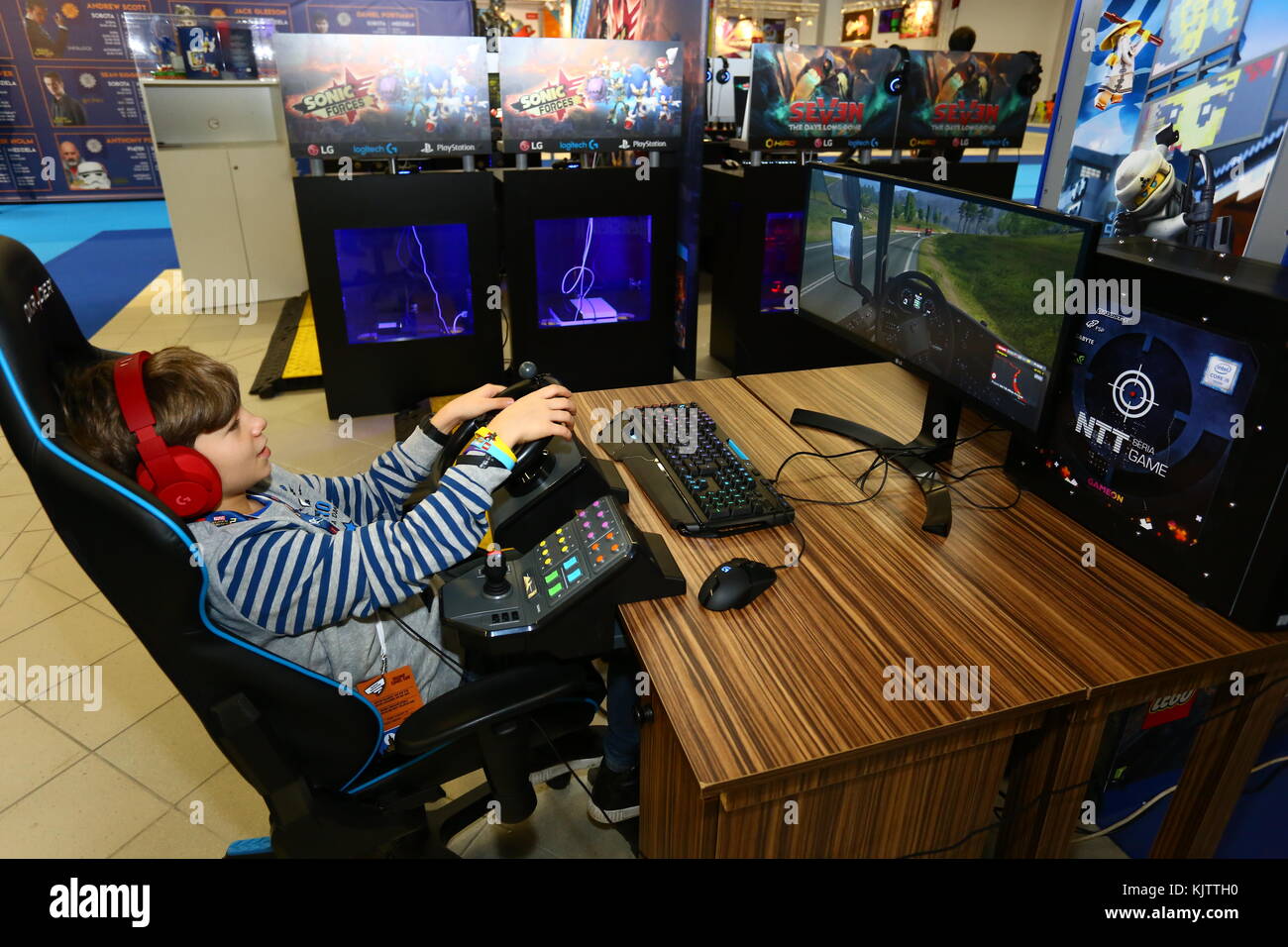 Warsaw Nadarzyn, Poland. 25th Nov, 2017. Warsaw Comic Con runs its ...