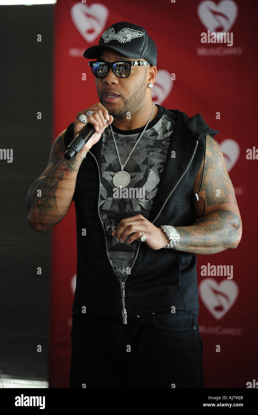 FORT LAUDERDALE, FL - NOVEMBER 22: Richie Supa and Flo Rida attend ...