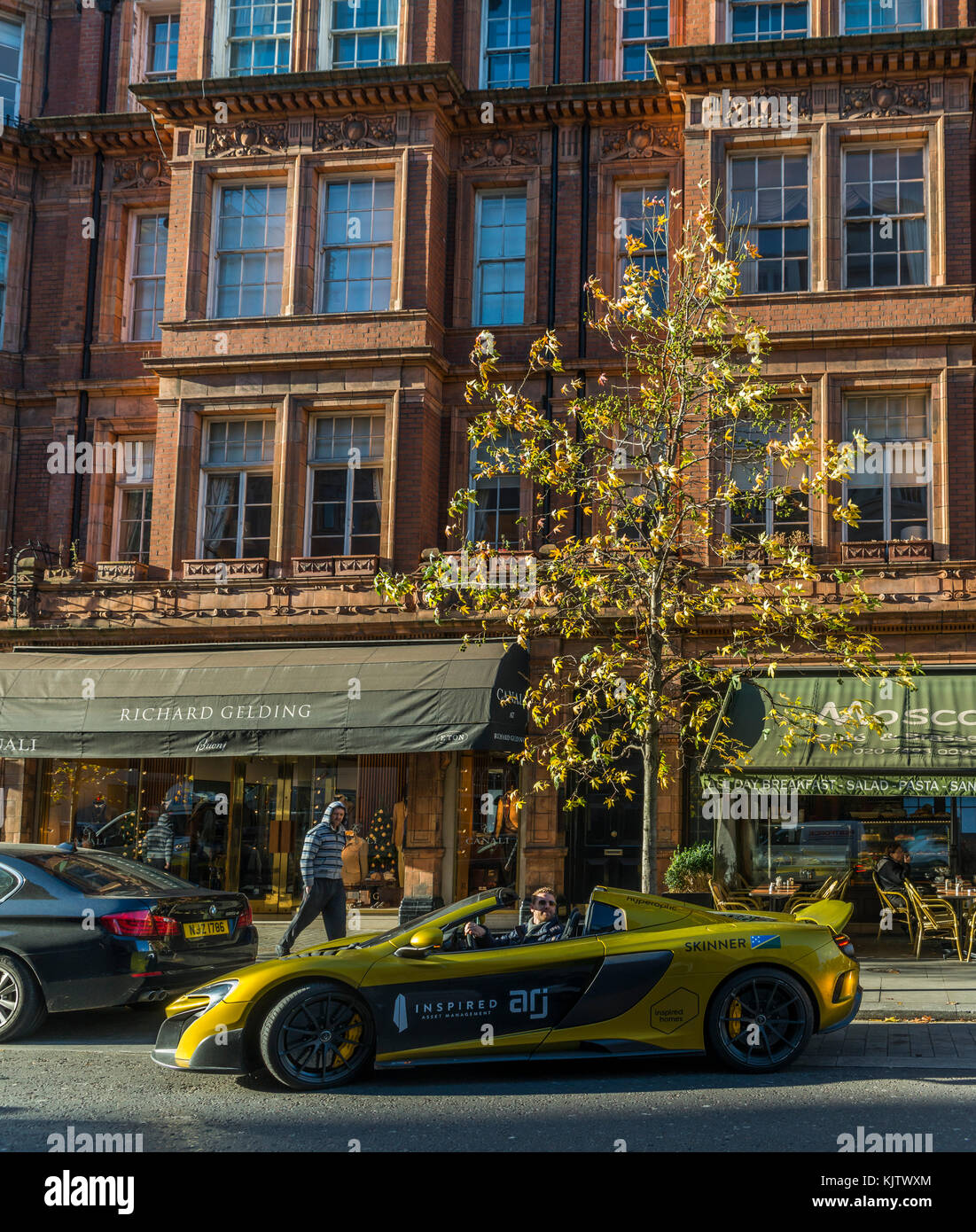 Formula 1 car on street hi-res stock photography and images - Alamy