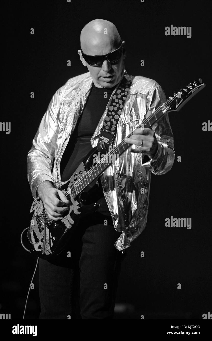 March 16 2016 Black and White Stock Photos & Images - Alamy