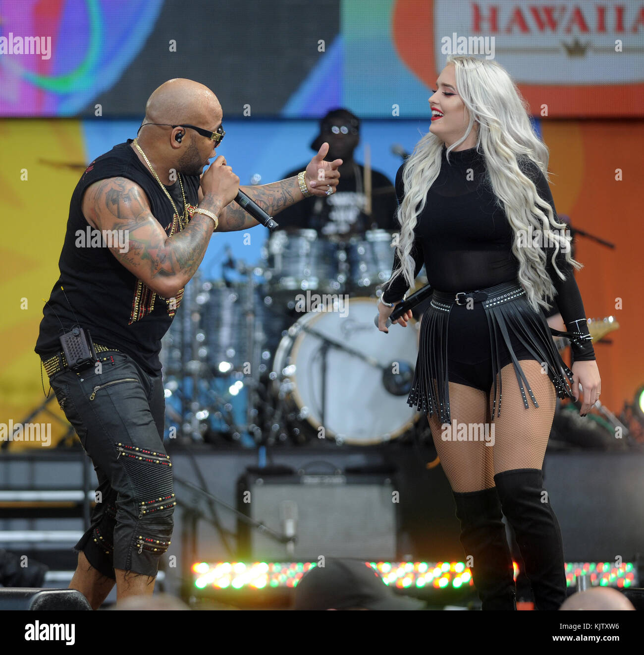 NEW YORK, NY - MAY 27: Rapper Flo Rida and Macy Kate perform during ABC ...