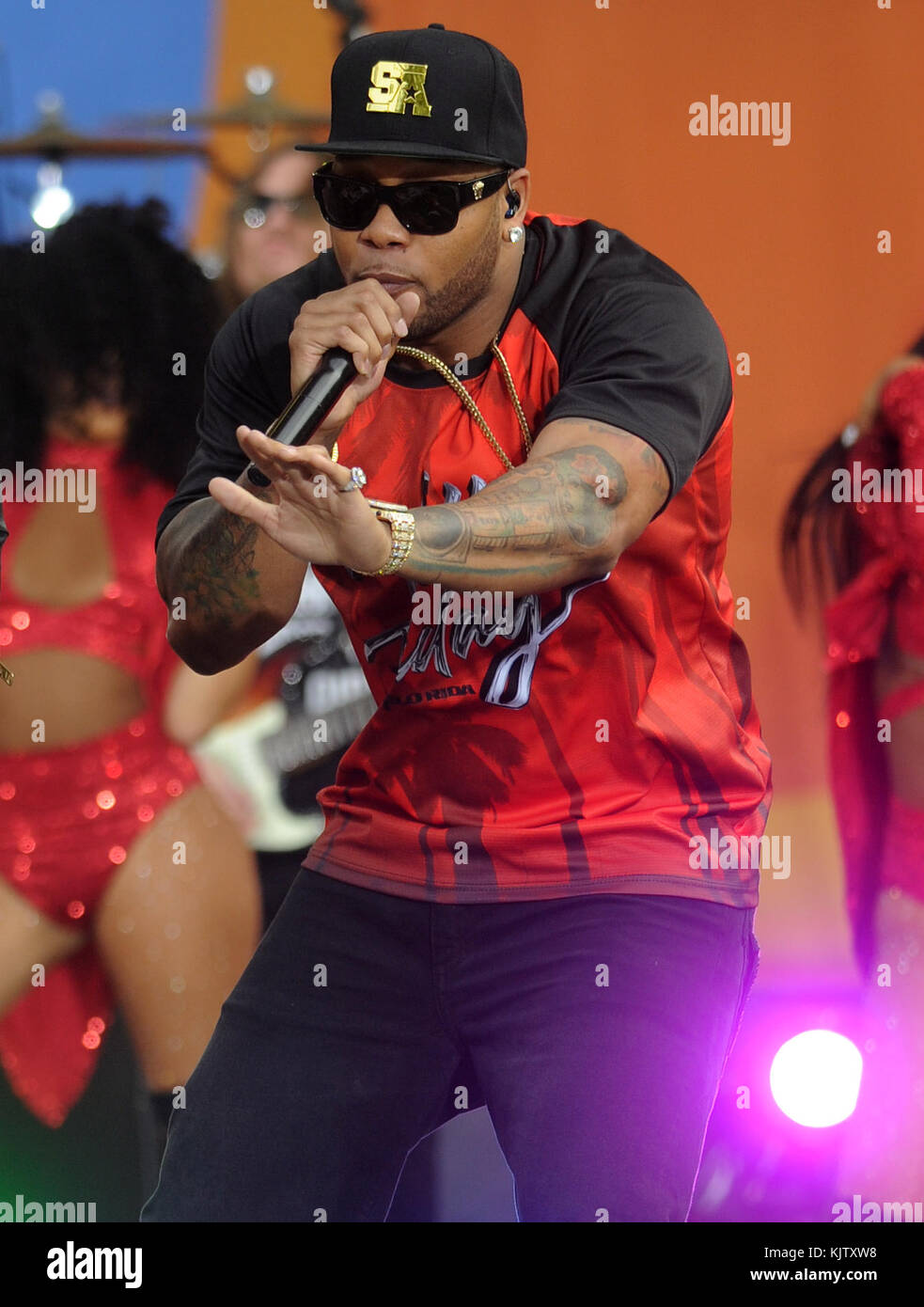 NEW YORK, NY - MAY 27: Rapper Flo Rida and Macy Kate perform during ABC ...