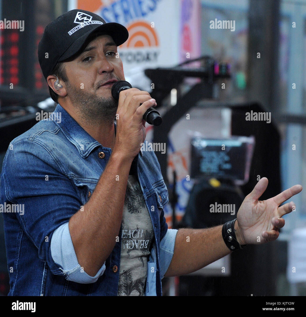 NEW YORK, NY - JUNE 03: Singer Luke Bryan performs on NBC's 'Today' at ...