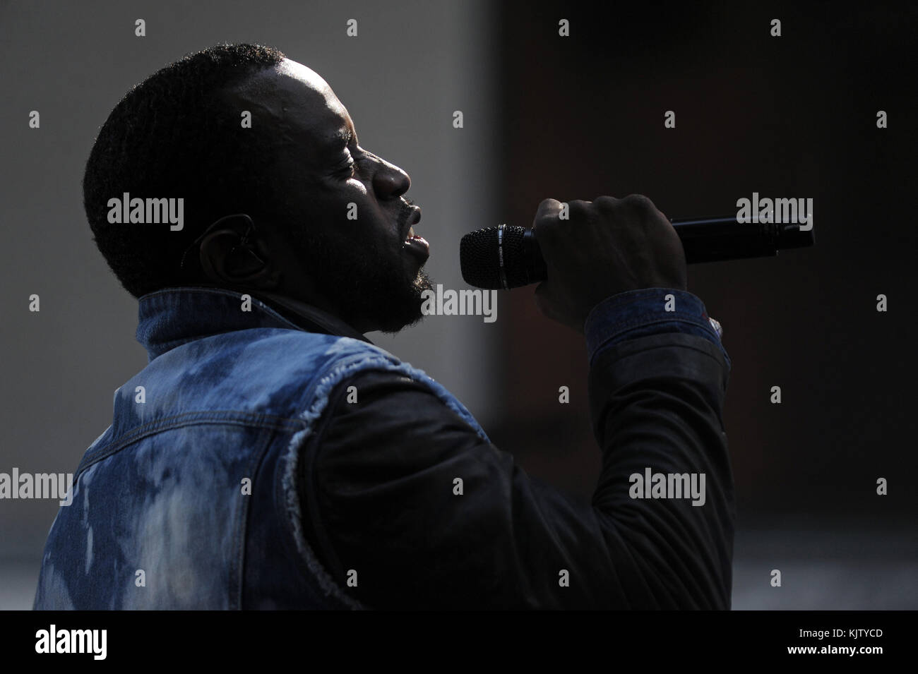 NEW YORK, NY - MAY 20: Mase performs on NBC's 'Today' at Rockefeller ...