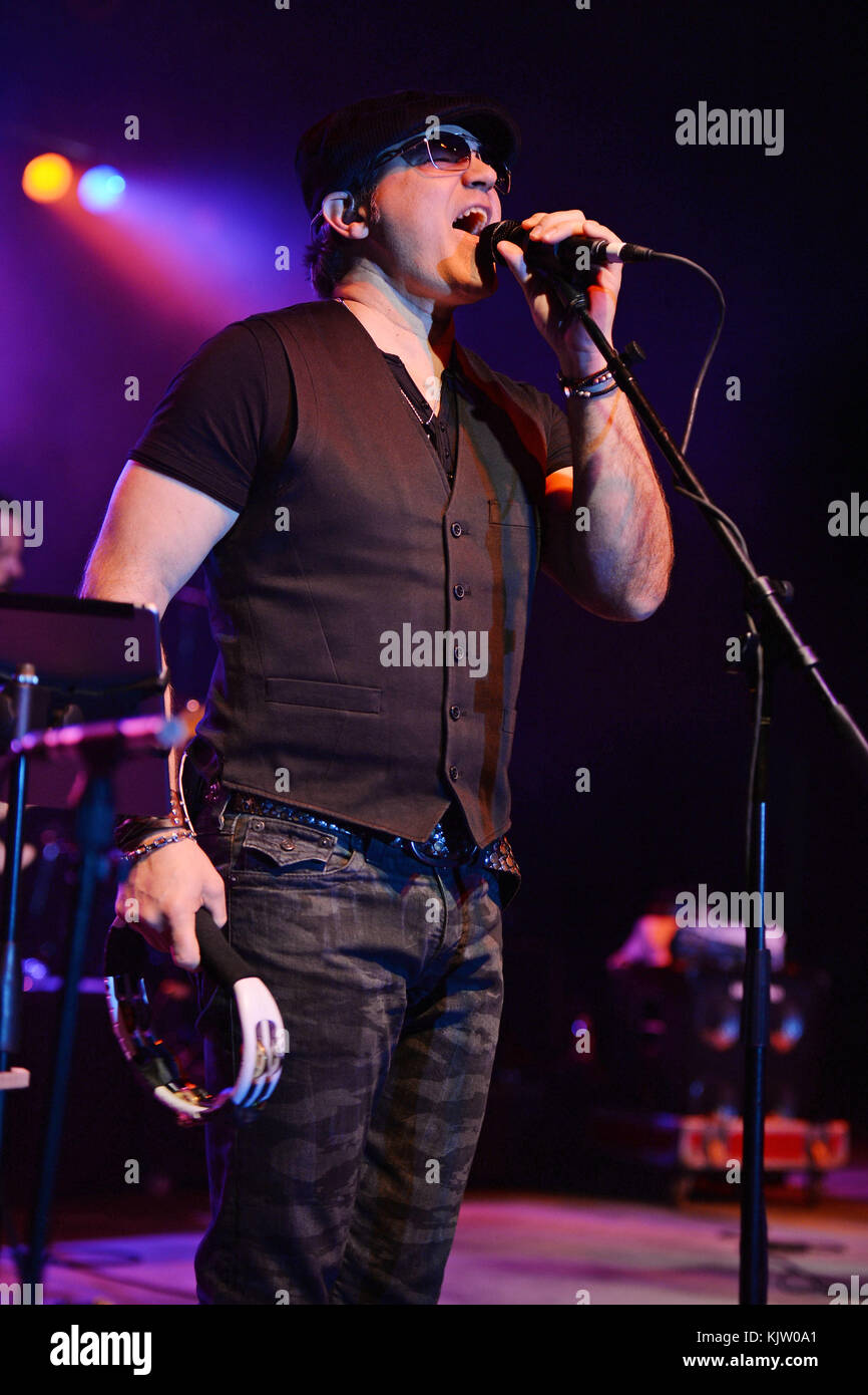 FORT LAUDERDALE ,FL - JANUARY 08: Ken Stacey of Ambrosia performs at ...