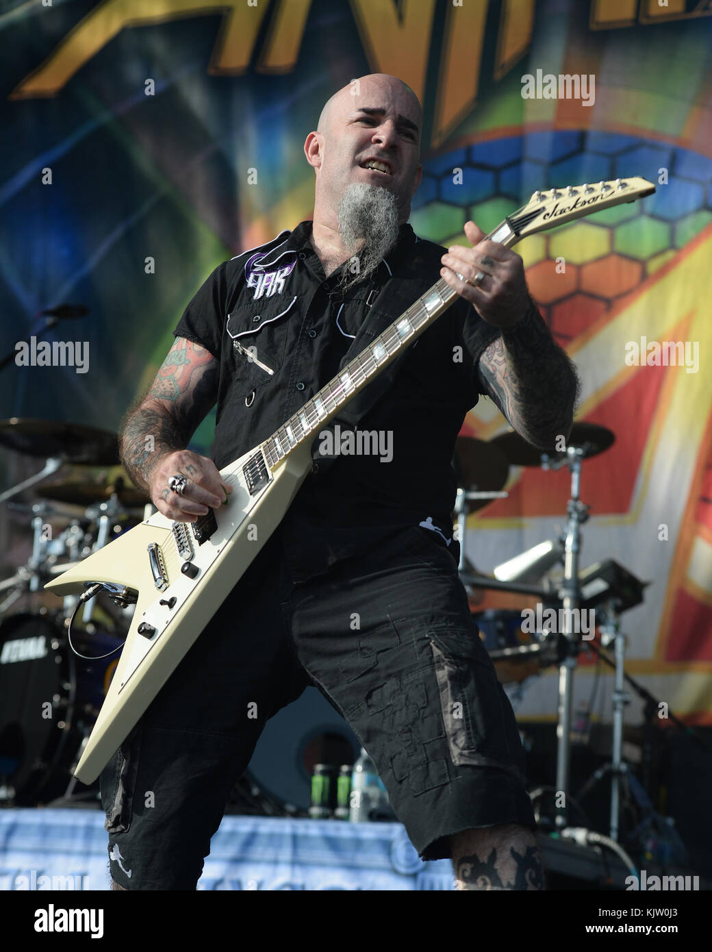 Scott Ian Berefoot Mall