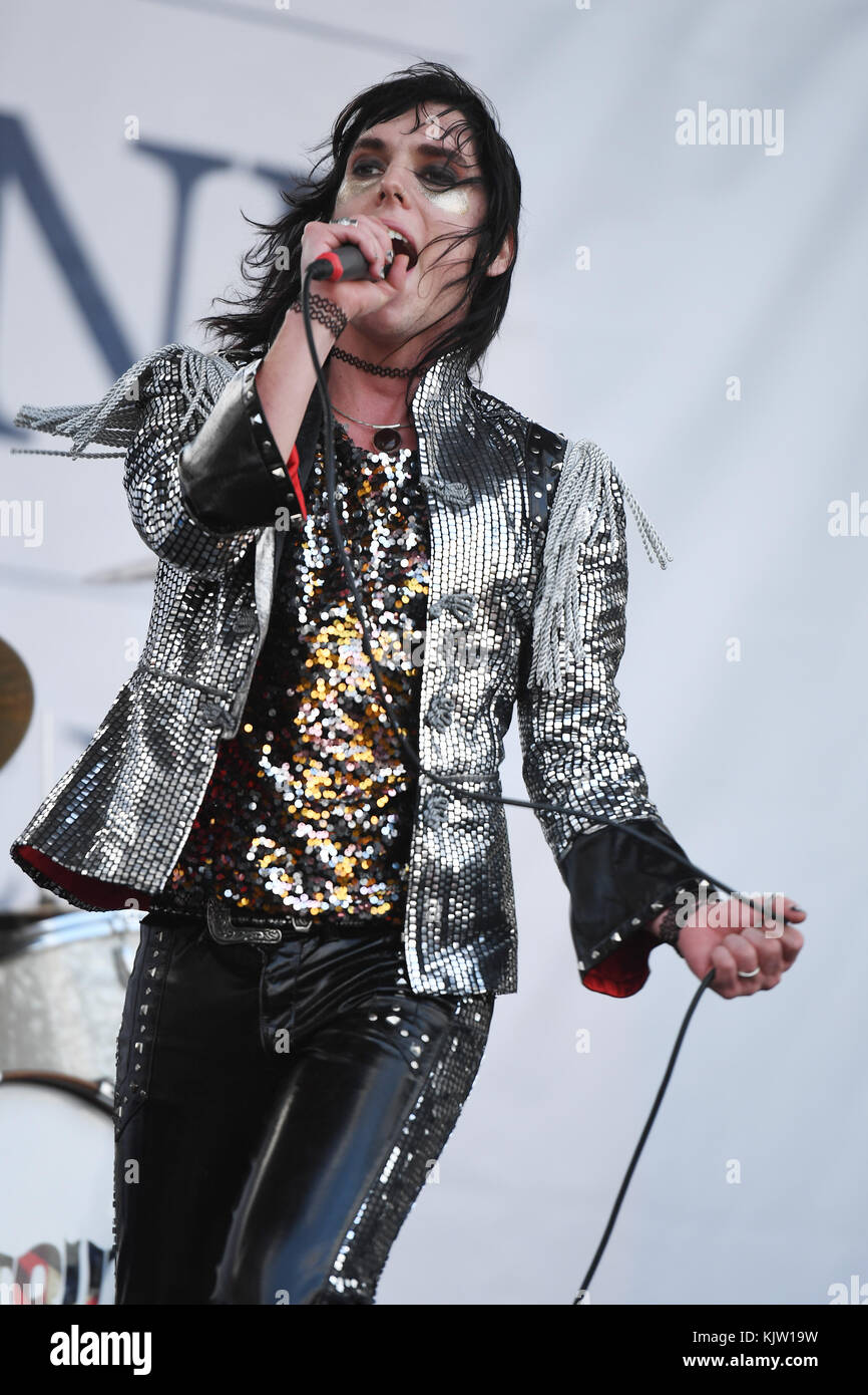 FORT LAUDERDALE, FL - DECEMBER 03: Luke Spiller of The Struts performs ...