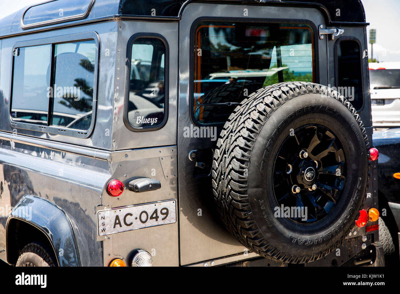 Rear view land rover defender hi-res stock photography and images - Alamy