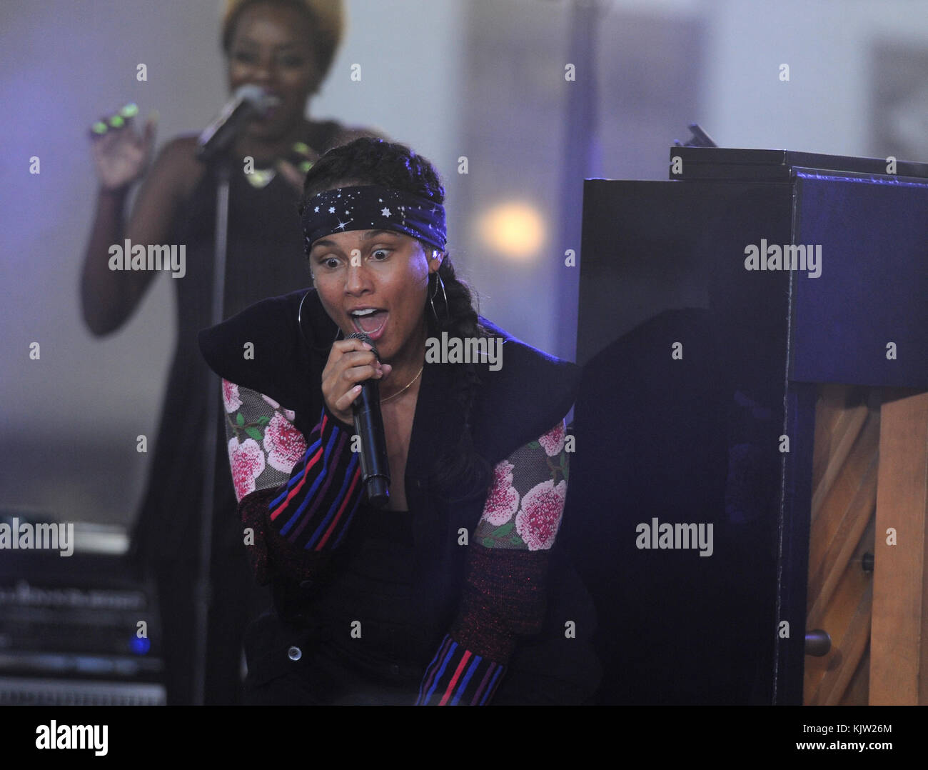 NEW YORK, NY - SEPTEMBER 02: Singer Alicia Keys Performs on NBC's ...